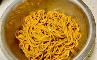 热干面怎么做才正宗_碱水面怎么煮不糊