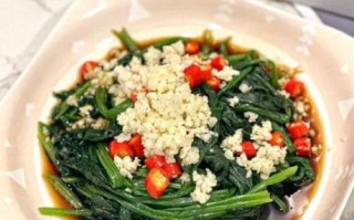 炝菠菜怎么焯水不黄_炝菠菜的家常做法窍门