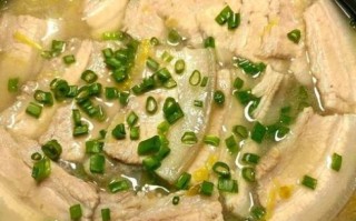 酸菜汆白肉怎么做_正宗东北做法