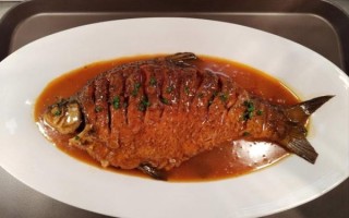 炖武昌鱼的家常做法_怎么做不腥