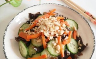 黄瓜拌木耳怎么做好吃_家常做法窍门