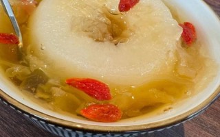 银耳雪梨汤的做法_银耳雪梨汤的功效与禁忌