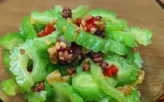 苦瓜怎么拌凉菜_苦瓜凉拌要不要焯水