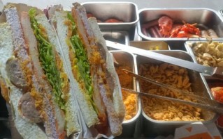 七彩饭团怎么做_七彩饭团热量高吗