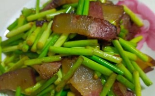 炒腊肉怎么炒才香_腊肉炒前要不要焯水