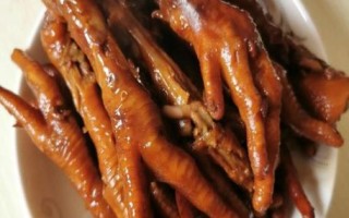 怎样卤鸡爪不破皮_卤鸡爪不破皮的方法