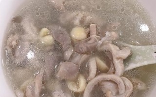 猪肚煲汤放什么药材好_猪肚煲汤放什么药材养胃