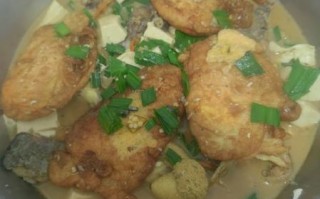 鲅鱼炖豆腐怎么做好吃_鲅鱼炖豆腐的家常做法