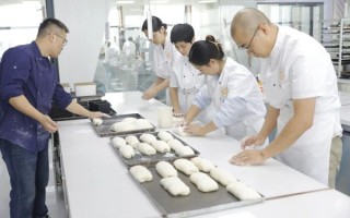 西点培训机构哪家好_零基础学烘焙多久能开店