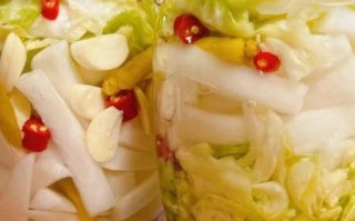 泡酸菜怎么做_泡酸菜为什么会发白