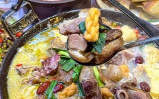 腊猪脚汤锅怎么做_腊猪脚汤锅用什么配菜