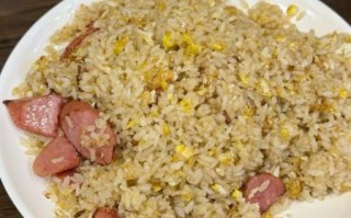 酱油火腿炒饭怎么做_酱油火腿炒饭热量高吗