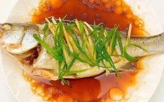 清蒸鲈鱼怎么做好吃_清蒸鲈鱼蒸多久才嫩