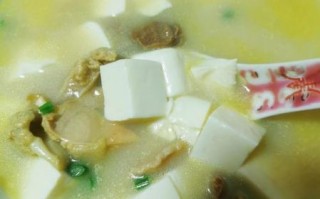 河蚌咸肉豆腐汤的做法_河蚌汤怎么去除土腥味
