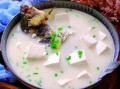 鱼豆腐汤怎么做好喝又营养_鱼豆腐汤用什么鱼最好