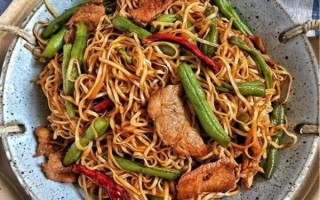 家常焖面怎么做才好吃_焖面不坨的秘诀