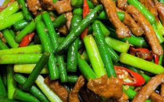 蒜苔炒肉怎么炒才嫩_蒜苔炒肉要不要焯水