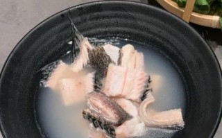 鱼片汤怎么煮不腥_鱼片汤做法视频详细步骤