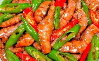 青椒炒牛肉热量高吗_适合减脂期吃吗