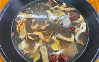 菌汤的做法大全_如何熬出奶白色汤底