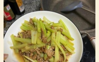 西芹炒肉怎么炒好吃窍门_西芹炒肉先炒肉还是先炒芹菜