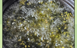 怎样煮绿豆糖水好喝_绿豆糖水怎么煮才起沙
