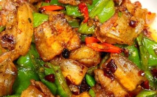 青椒蒜苗回锅肉怎么做_回锅肉先煮还是先炒