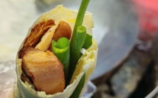 煎饼卷大葱的由来_山东人为什么爱吃
