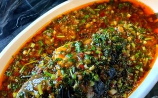 藿香鲫鱼怎么做_藿香鲫鱼的做法视频