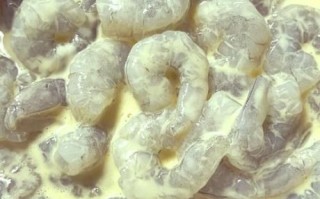软炸虾仁的面糊怎么调_软炸虾仁用什么粉最好