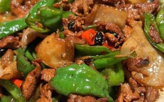 小炒肉怎么做才好吃_小炒肉用哪个部位肉最好