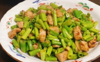 空心菜炒肉怎么做_空心菜炒肉先炒哪个