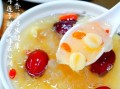 莲子银耳汤怎么煮_莲子银耳汤要炖多久