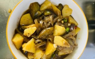土豆茄子炖粉条怎么做_土豆茄子炖粉条的家常做法