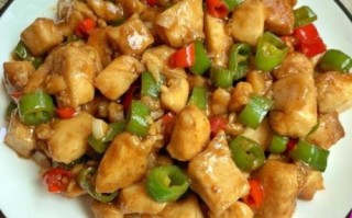 鸡丁怎么炒好吃又嫩_鸡丁嫩滑不柴的秘诀