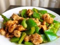 青椒鸡丁怎么做_青椒鸡丁家常做法