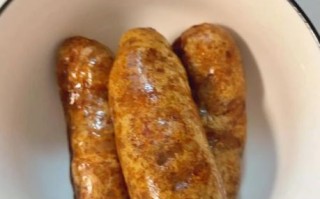 自制火腿肠怎么做好吃_自制火腿肠配方比例