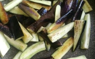 麻酱茄子怎么做_麻酱茄子需要蒸多久