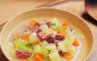 产妇牛肉汤的做法大全_坐月子牛肉汤怎么炖最补气血