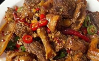 怎样烧鸭子简单又好吃_家常烧鸭做法