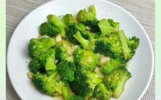 西兰花怎么炒好吃又简单_西兰花焯水几分钟才脆