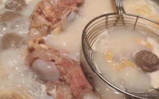 猪骨煲汤搭配什么最好_猪骨汤加什么食材最营养