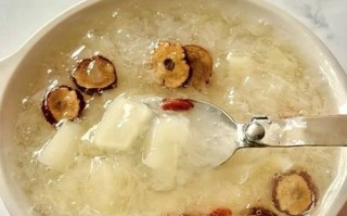 雪梨银耳汤怎么做才粘稠_雪梨银耳汤出胶秘诀