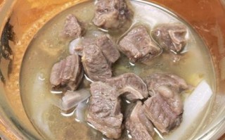 牛肋骨煲汤怎么做好喝_牛肋骨煲汤放什么配料