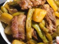 芸豆土豆炖排骨怎么做_芸豆土豆炖排骨要焯水吗