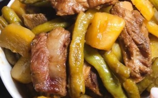 芸豆土豆炖排骨怎么做_芸豆土豆炖排骨要焯水吗