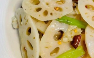 莲菜凉拌怎么又白又脆_焯水还是直接拌