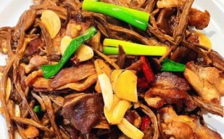 茶树菇炒什么好吃_茶树菇炒肉的做法