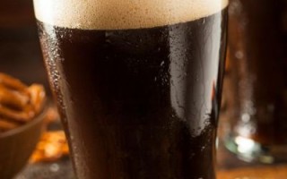 黑啤和白啤的区别_黑啤和白啤哪个好喝