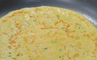 鸡蛋摊饼的做法_鸡蛋摊饼怎么做好吃